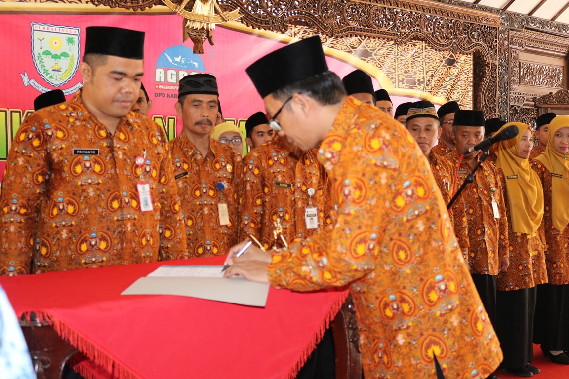 Priyanto Dilantik Jadi Ketua Pengurus Harian AGPAII - Pemerintah ...