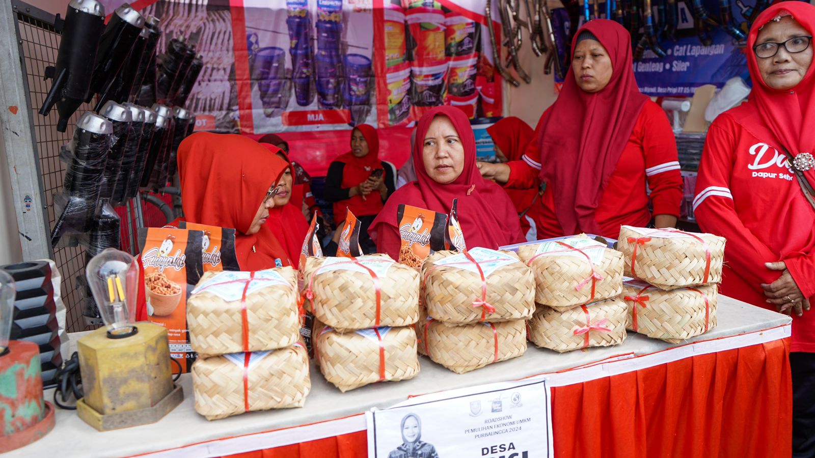 Bupati Tiwi Kenalkan Sapu Sorgum Karanggambas Yang Tembus Pasar Ekspor ...