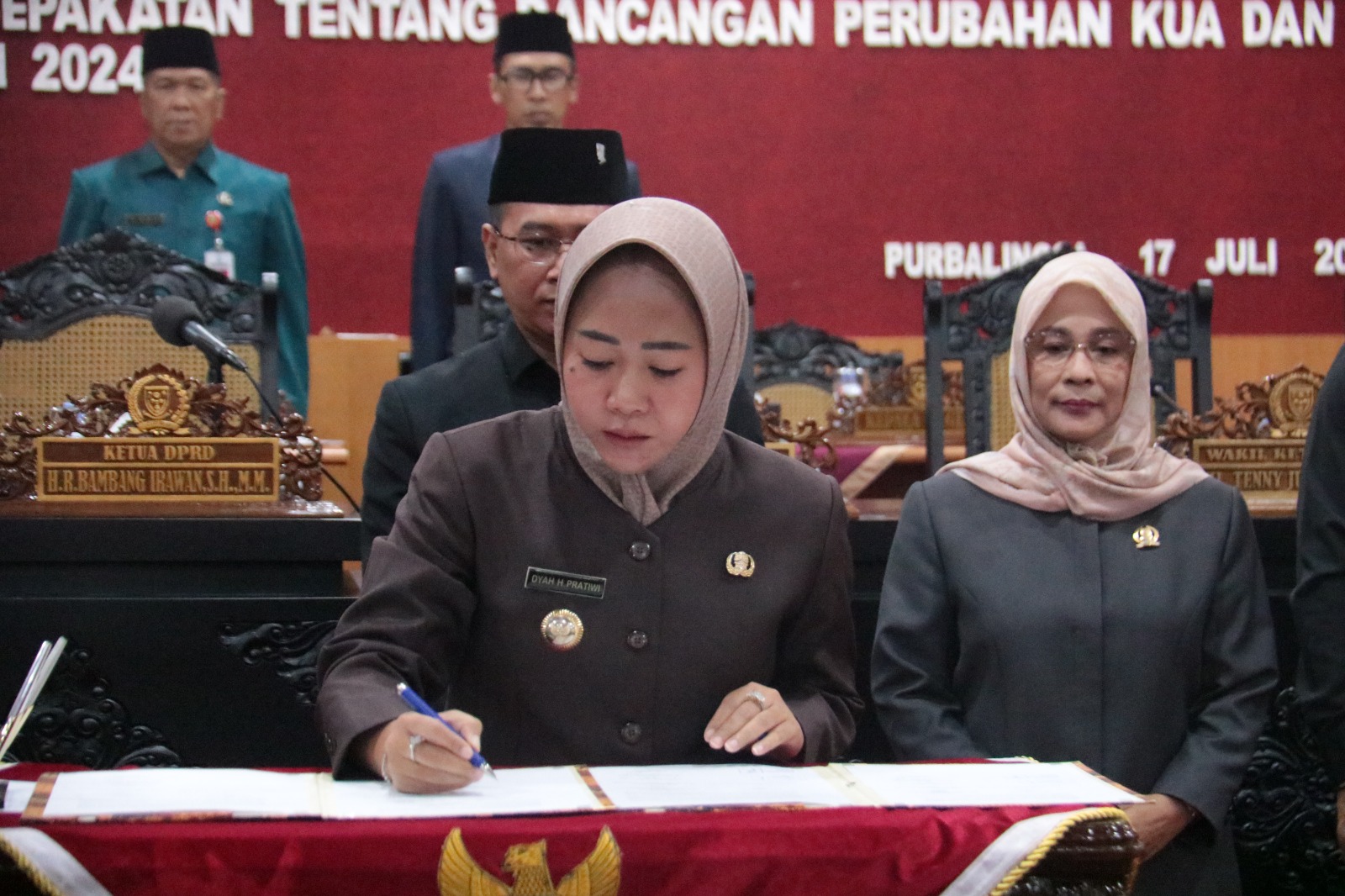 Bupati dan DPRD Purbalingga Tandatangani Nota Kesepakatan KUA PPAS 2025 - Pemerintah Kabupaten ...