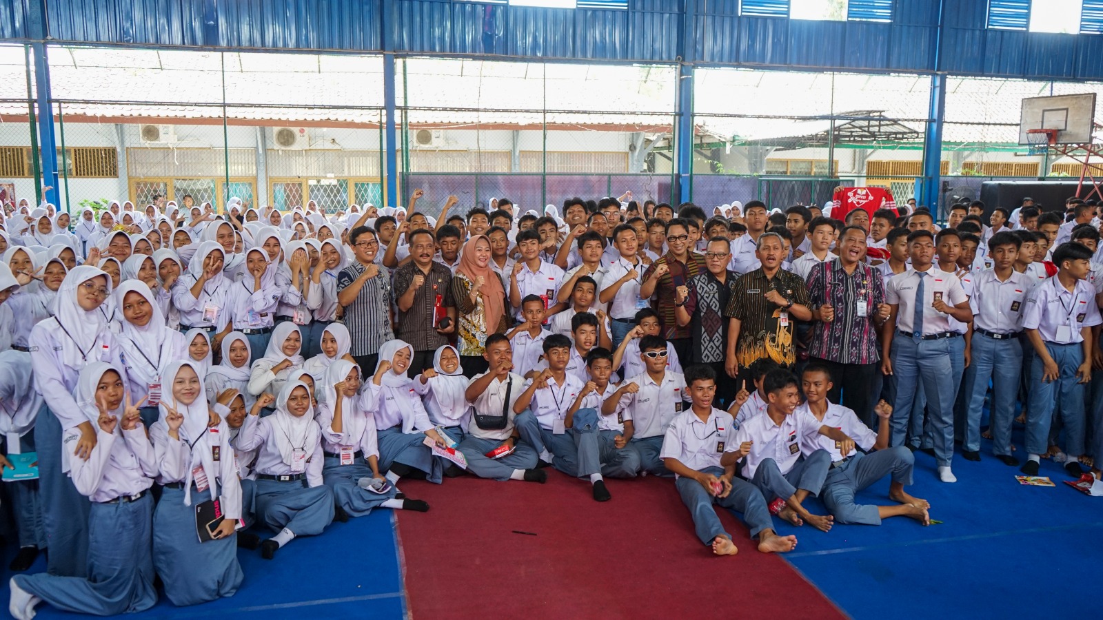 Bupati Tiwi Semangati Siswa SMAN 1 Bukateja: "Masa Depan Harus Dikejar ...