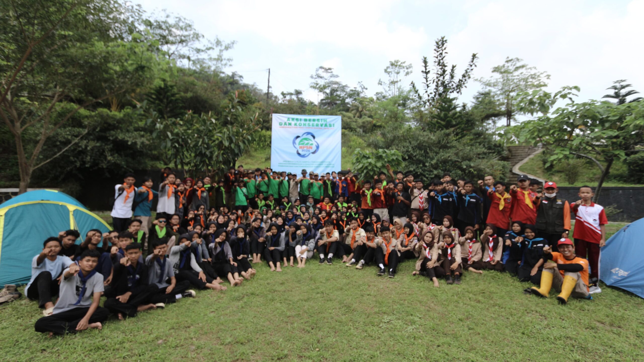 Lintas Komunitas Tanam 250 Pohon dan Bersihkan Sungai dI Tanalum ...